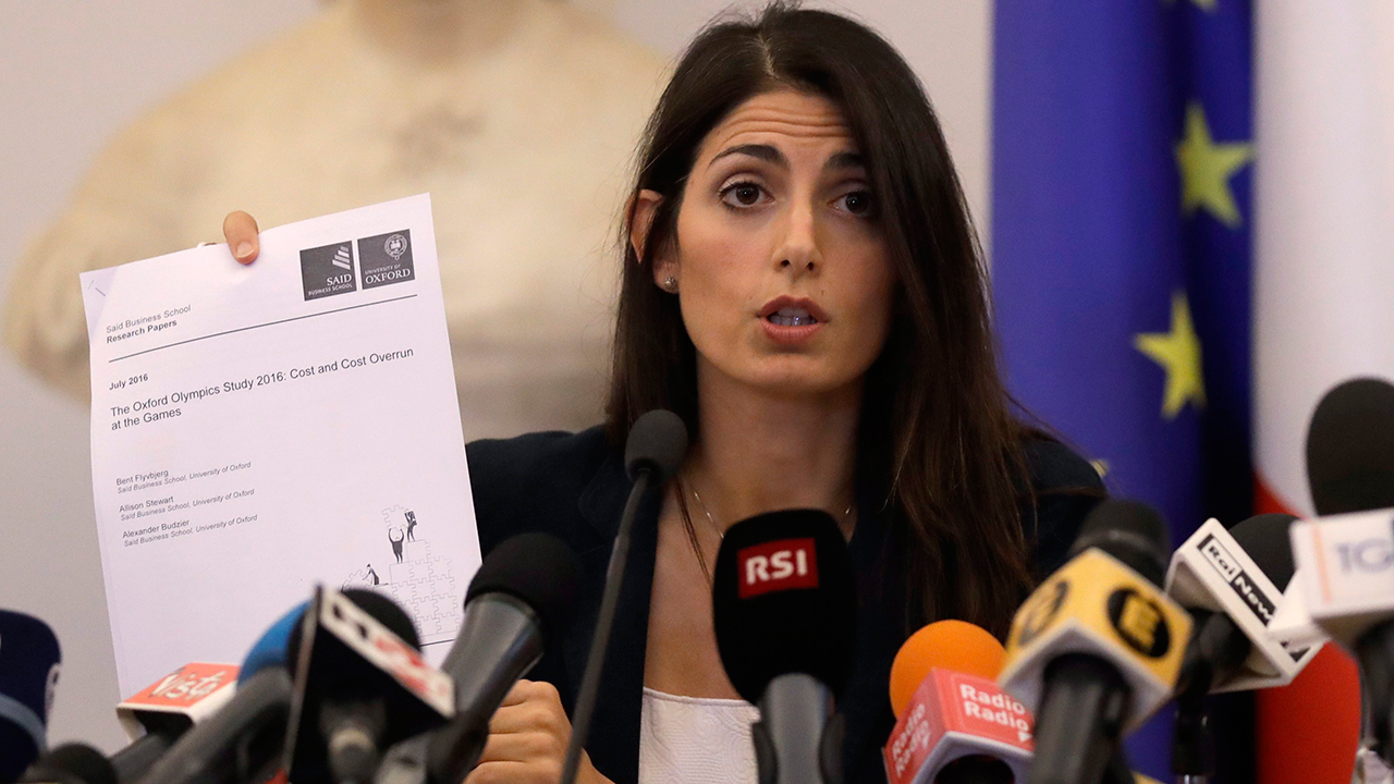 Rome mayor Virginia Raggi rejects 2024 Olympic bid | 15 Minute News