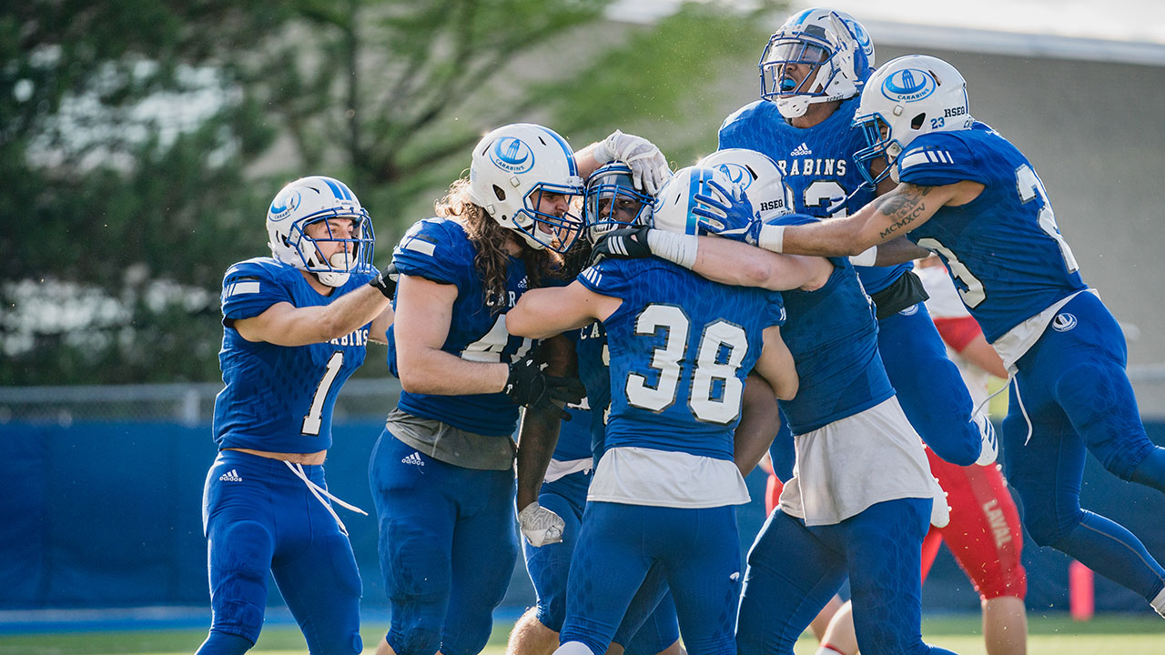 U Sports Football: Caron leads Carabins past Vert de Or | 15 Minute...