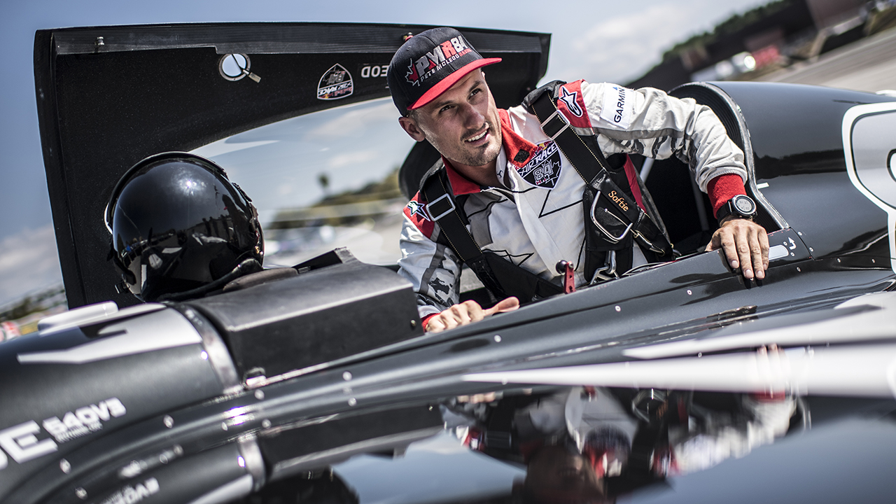 From 0 to 400 real quick: Meet Canadian aerobatic pilot Pete McLeod