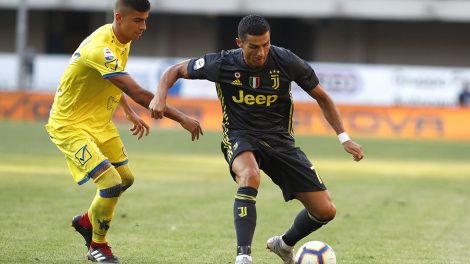 Cristiano Ronaldo's incredible goal earns cheers from Juventus fans ...